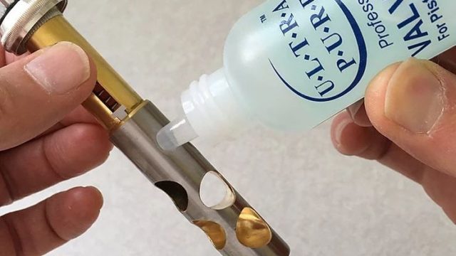 Recommended Valve Oil for Brass Instruments (Trumpet, French Horn, Tuba ...
